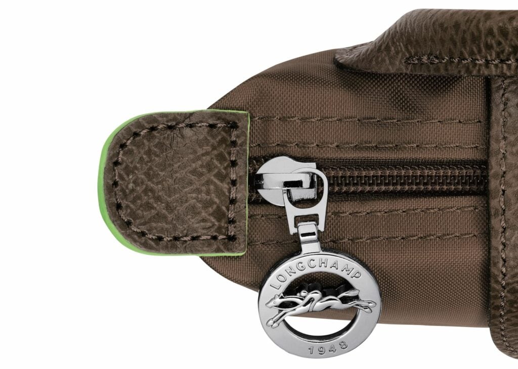 Longchamp Le Pliage Green Pouch With Handle Terra - 34175919813 ...